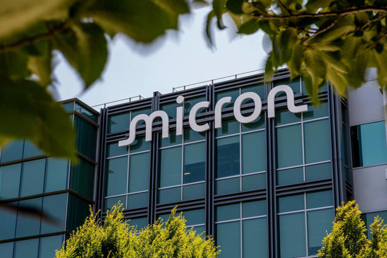 Micron Tech Financial Chief to Sell $20 Million of Stock