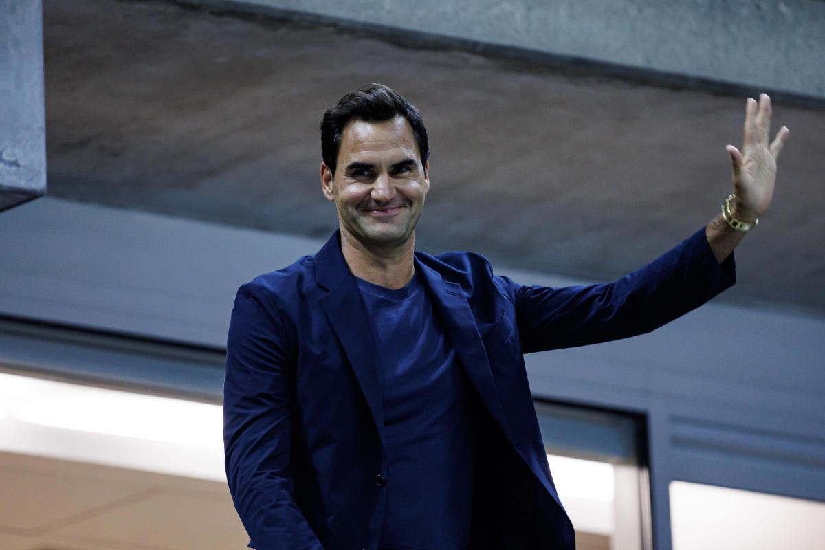 Roger Federer Shows Up at Wimbledon