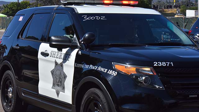 Deputies find dead body in trailer in Valley Center