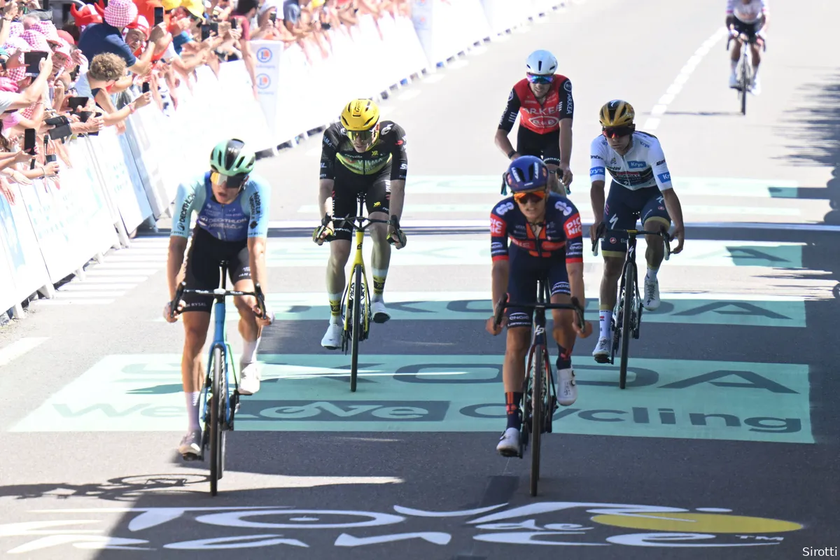 Vauquelin zegt dat Evenepoel bang voor hem was, maar die legt ...