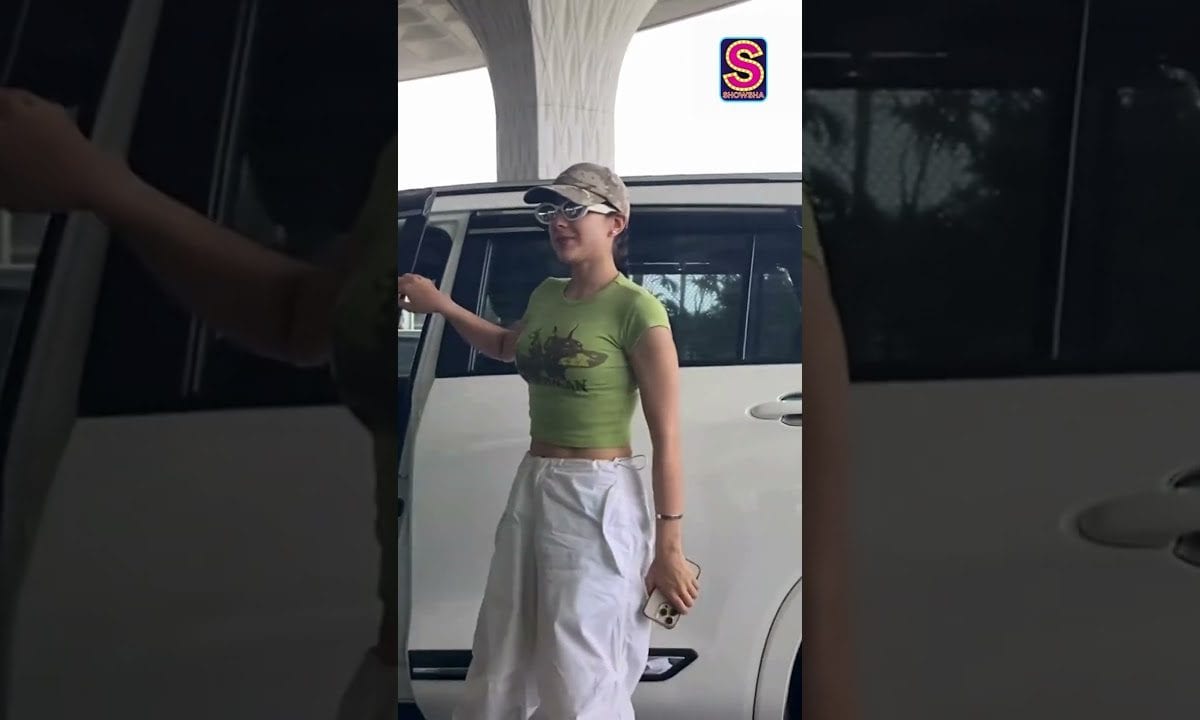 Sara Ali Khan’s airport vibe? All things fun, all things fab! | Fashion ...