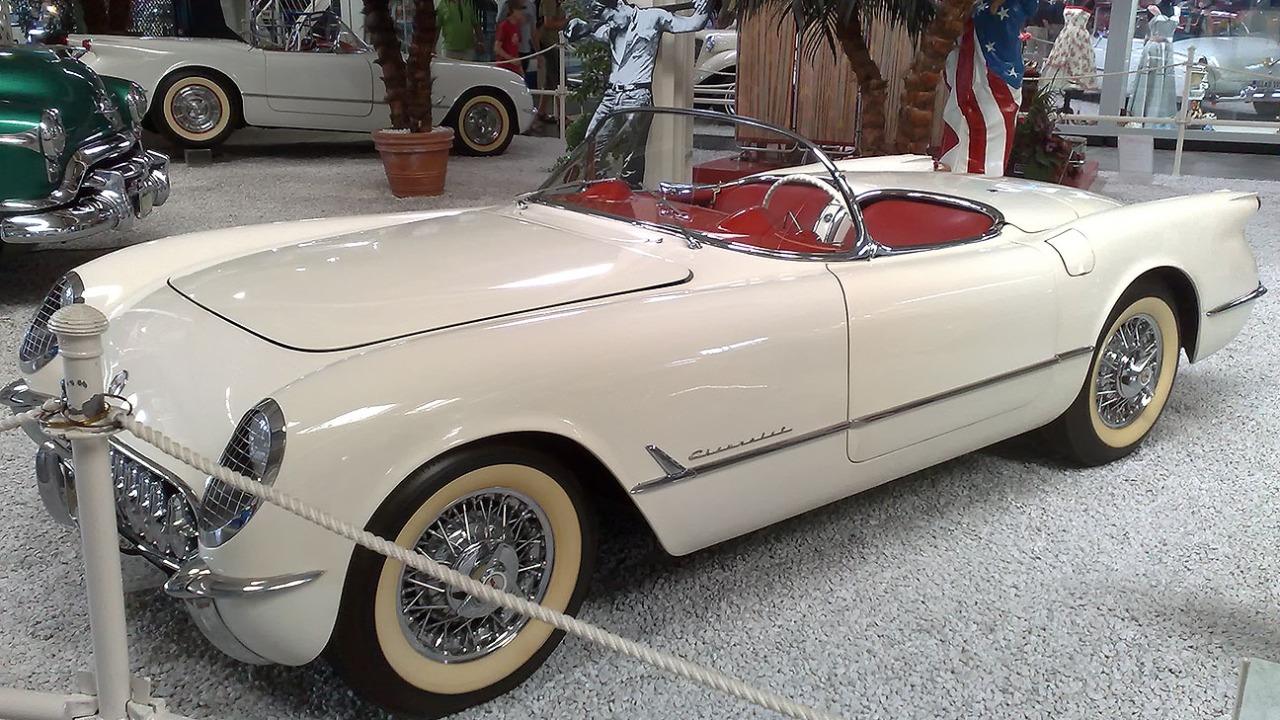 Early Corvette C1 roadsters with genuine style