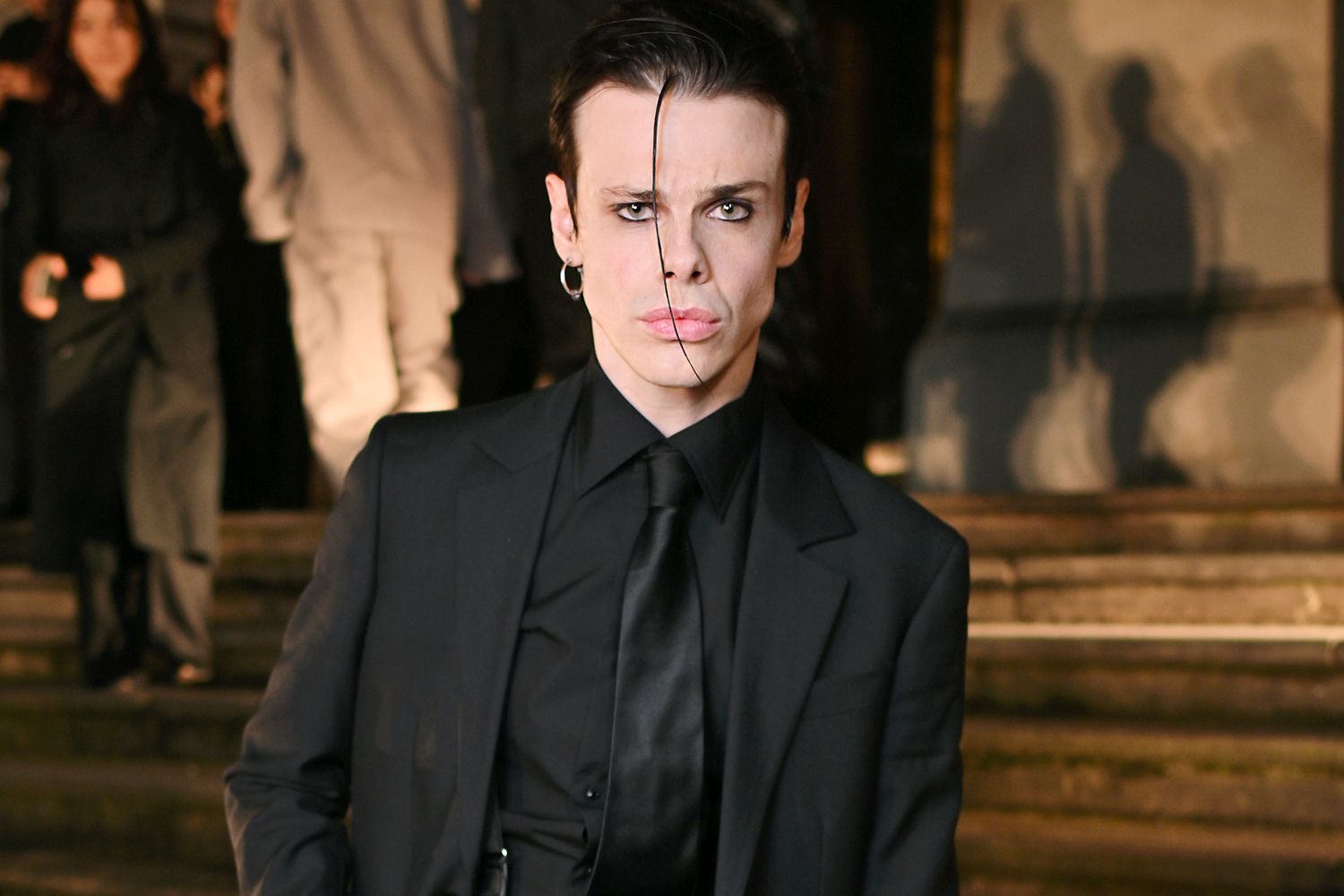 Yungblud Postpones Show After Tonsillitis Diagnosis — but Leaves Money ...