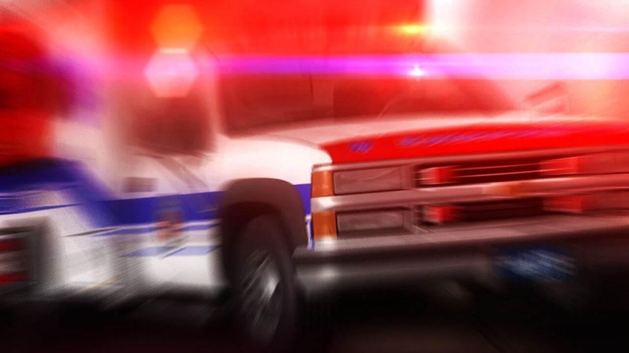 Crash shuts down busy Tucson intersection