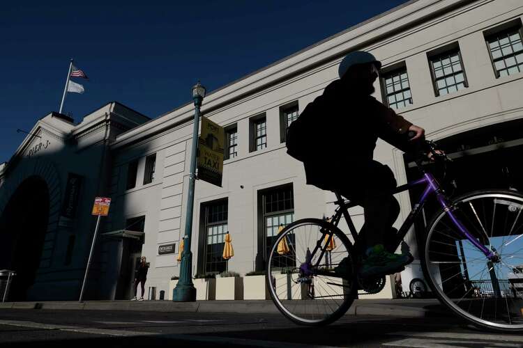 S.F. wants to extend Embarcadero bike lane - and remove parking and trees