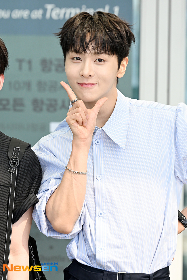 BAE173 유준 ‘독특한 V라인’[포토엔HD]