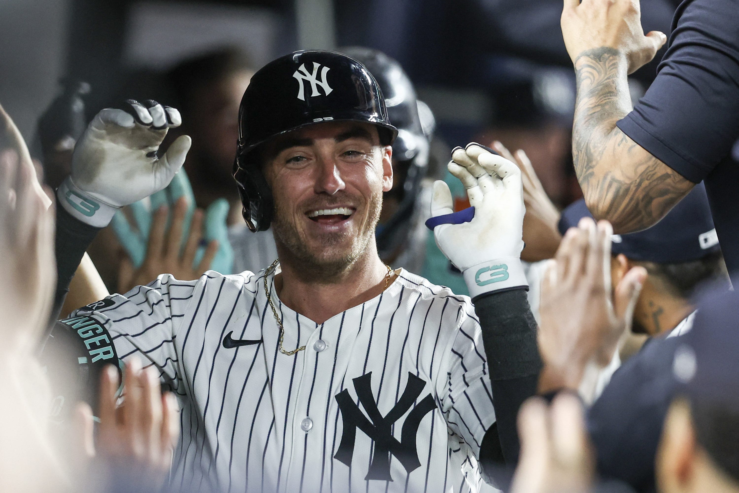 Cody Bellinger blasts three homers to power Yankees over Cubs, setting ...