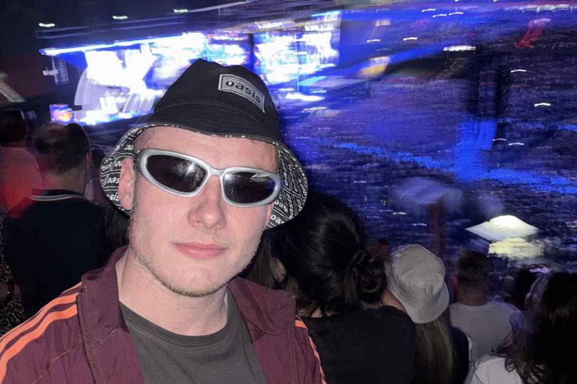 Oasis fan feelin' supersonic after meeting man who saved his life ...