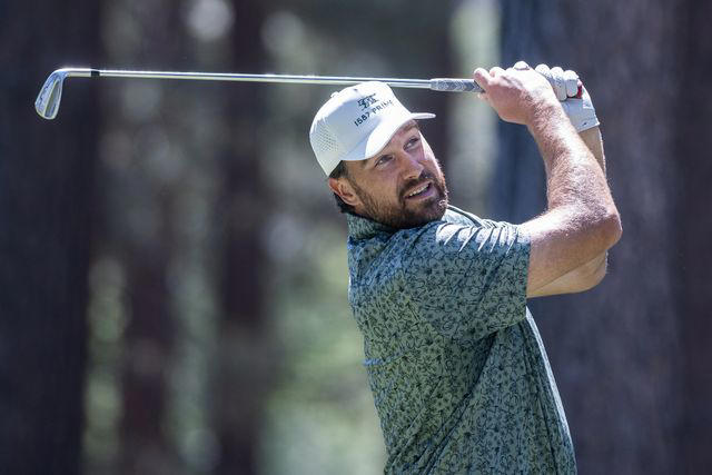 Travis Kelce Can't Stop Laughing as Brother Jason Is Introduced as a ...