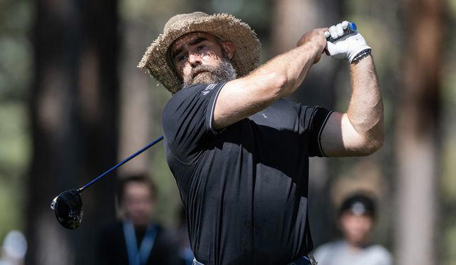 Travis Kelce Can't Stop Laughing as Brother Jason Is Introduced as a ...