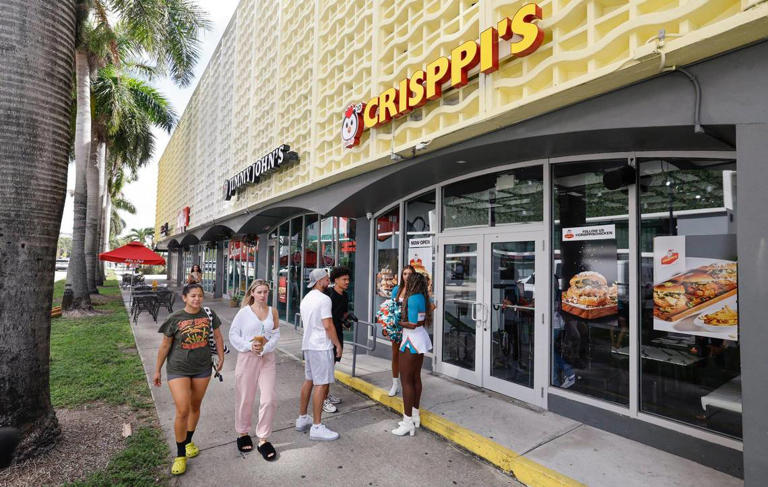 A former NFL star has found a new mission: chicken sandwiches in Miami