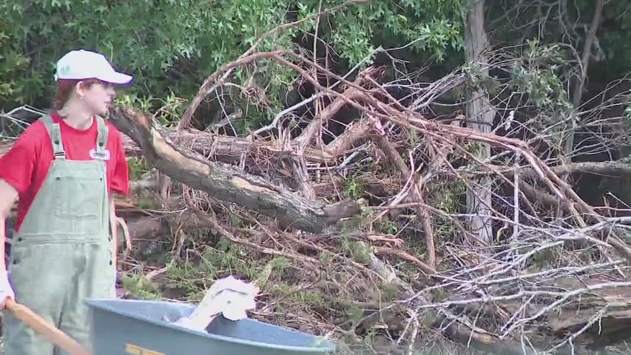 Texas floods: HEB helps Liberty Hill community