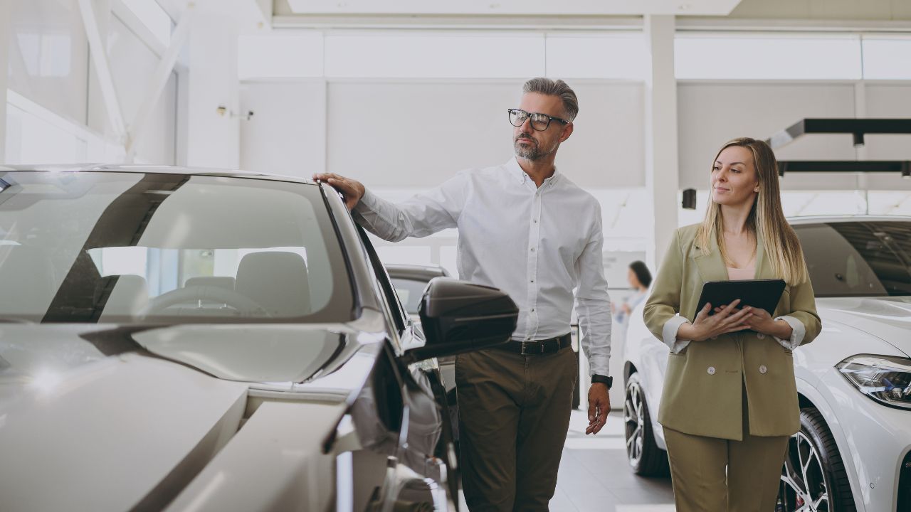 She used to sell cars. Now she's spilling the secrets on how to ...