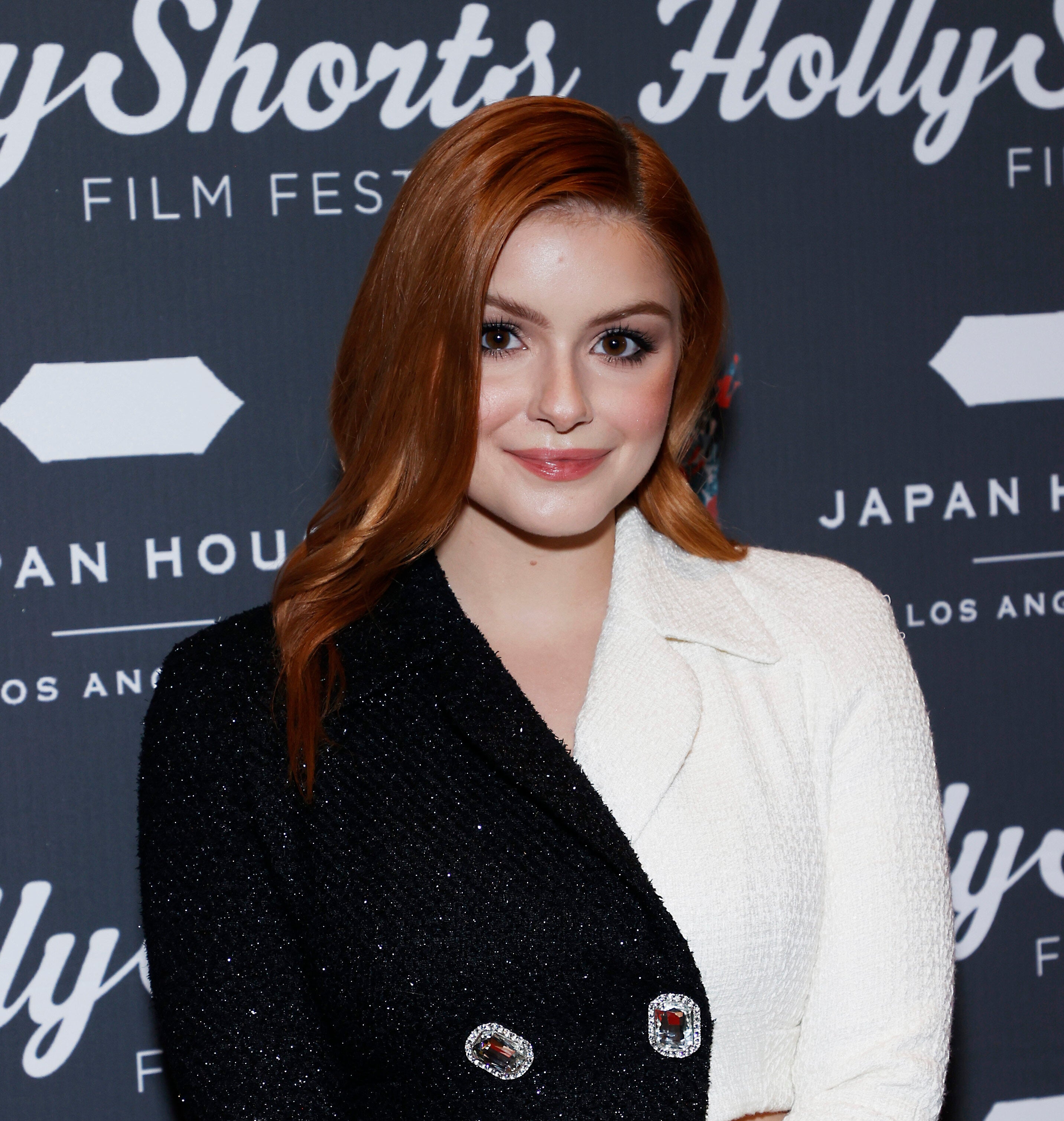 'Modern Family' Star Ariel Winter Grapples With Childhood Fame: 'I Am ...