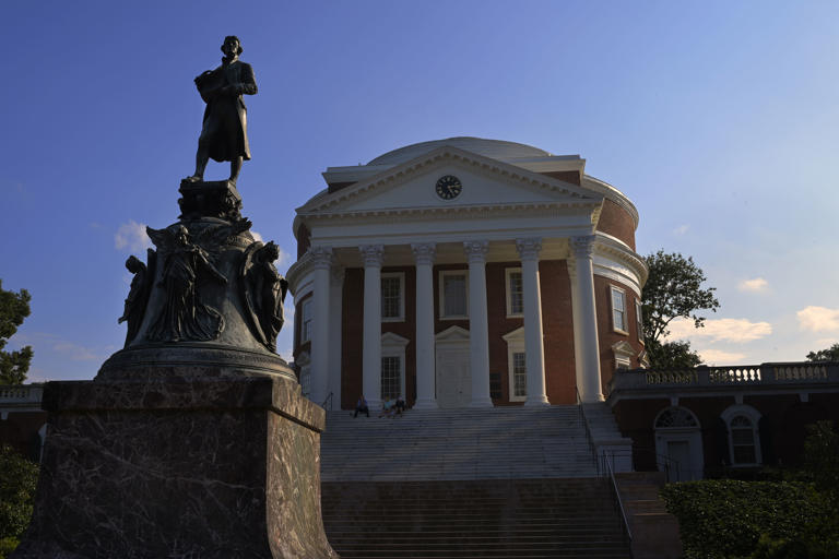 As U-Va. president leaves, faculty say board failed to protect university