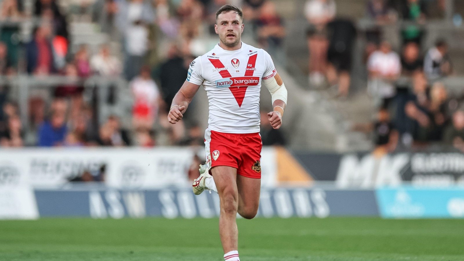 St Helens rocked as Matty Lees departs Leeds clash early for shock reason