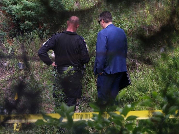 Toronto cops probing murder after body dumped along 401 in Pickering