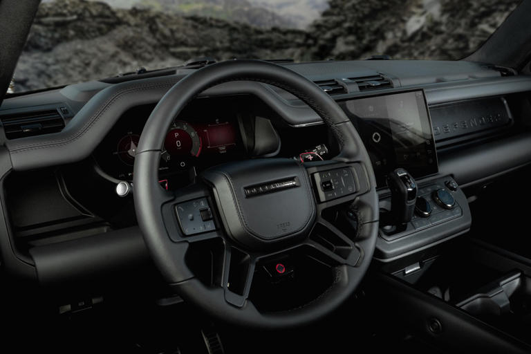 Land Rover Defender, Range Rover, Range Rover Sport get blacked-out ...