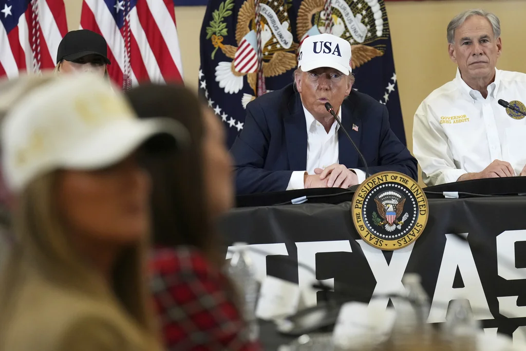 Trump defends NWS forecast ahead of Texas flood as he faces scrutiny ...