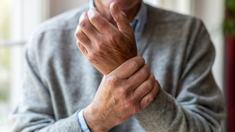This Is What Really Causes Stiff Joints