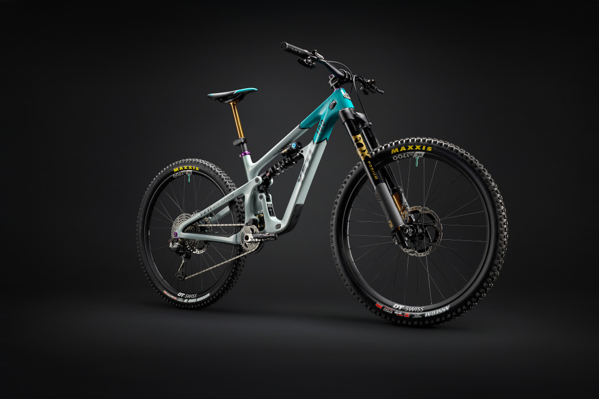 First Look: Yeti SB160 40th Anniversary Team Issue