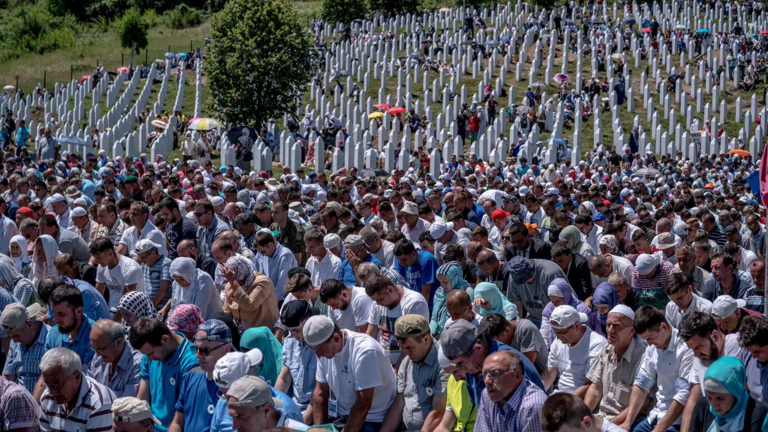 Muslims are world's fastest growing religious group: Pew