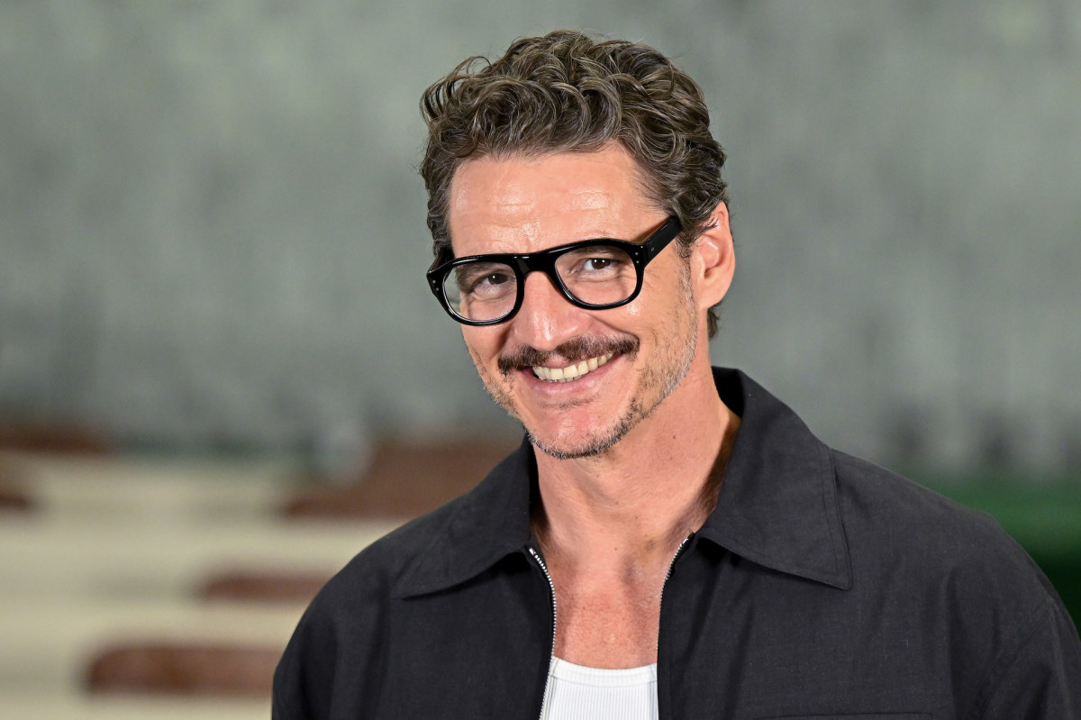 Hollywood Heartthrob, 50, Reacts to Fans Saying He’s Too Old for Buzzy ...