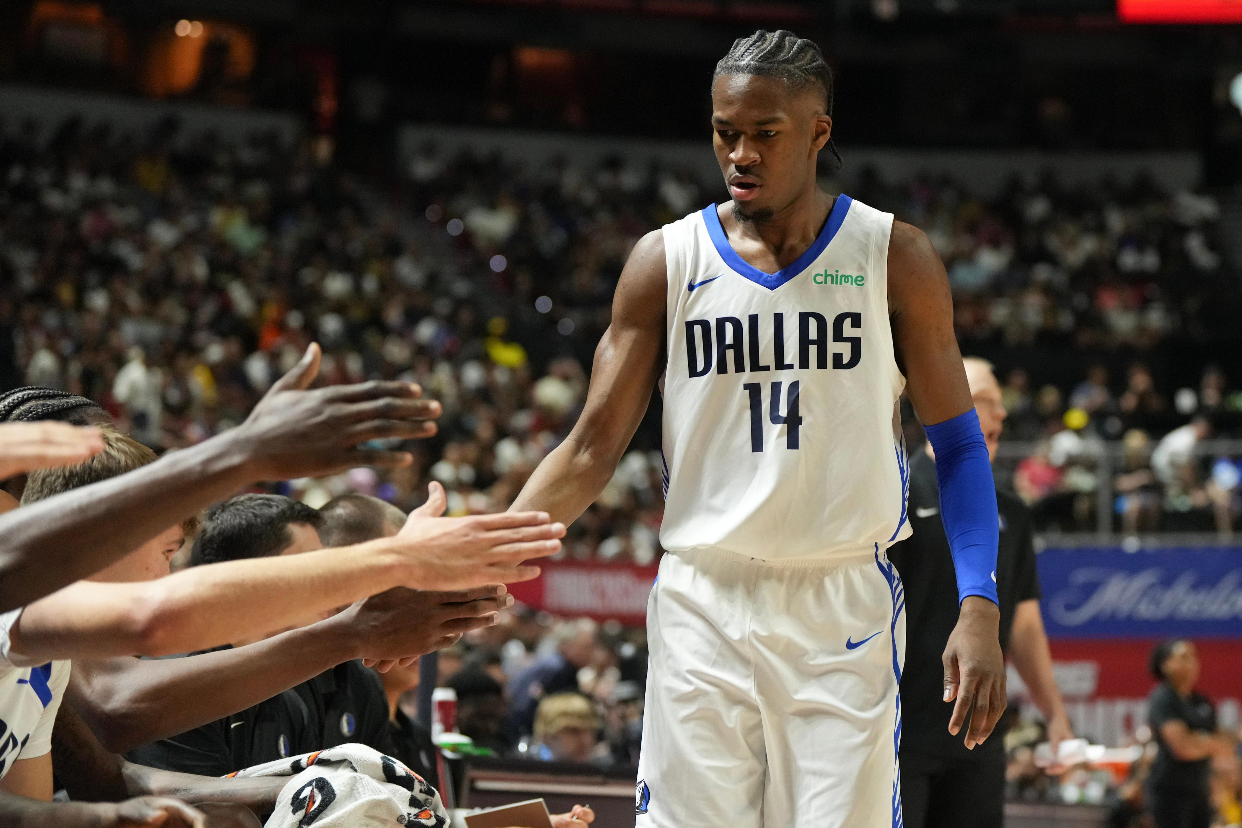 Miles Kelly scores 17 in Dallas Mavericks debut at Las Vegas NBA Summer ...