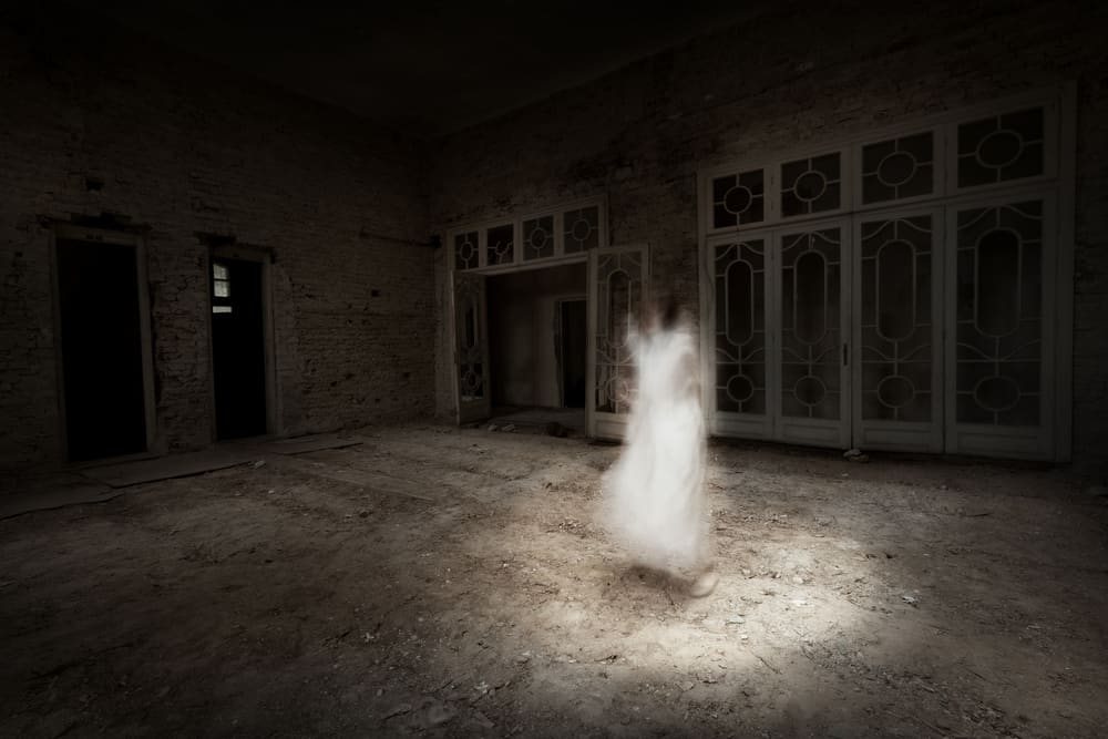 7 Zeichen, dass ein Geist in Ihrem Haus ist