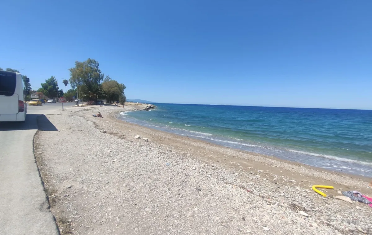 Αδεια η παραλία της Αγυιάς: Οι μετρήσεις τρόμαξαν τους Πατρινούς που ...