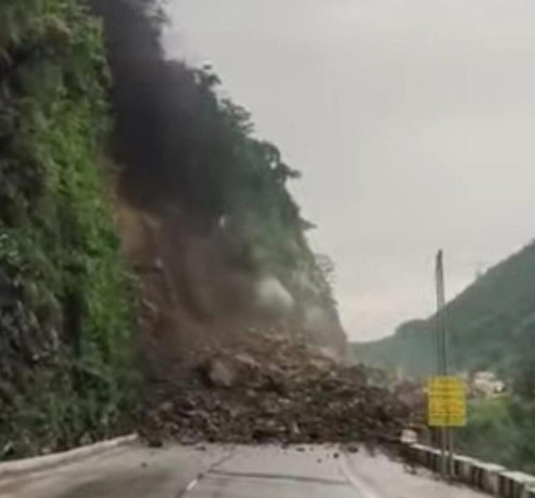 Landslide blocks Chandigarh-Manali highway near Mandi