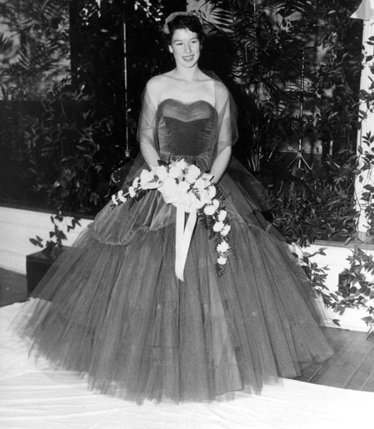 15+ Nostalgic Prom Photos That Made Us Take a Walk Down Memory Lane