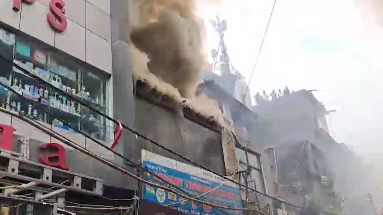 Fire breaks out at shop in popular Delhi market