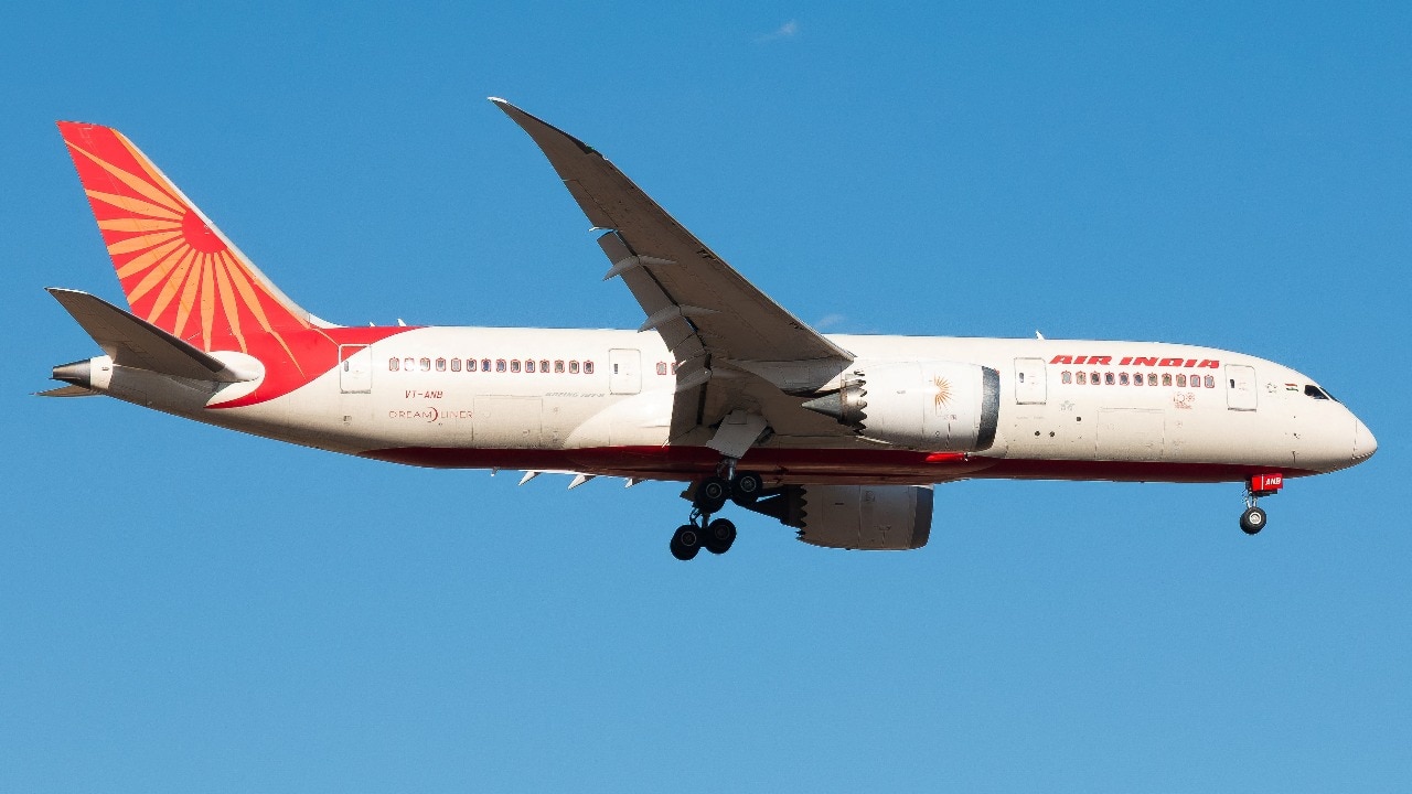 Boeing Dreamliner safety under scrutiny after fuel switch incident in ...