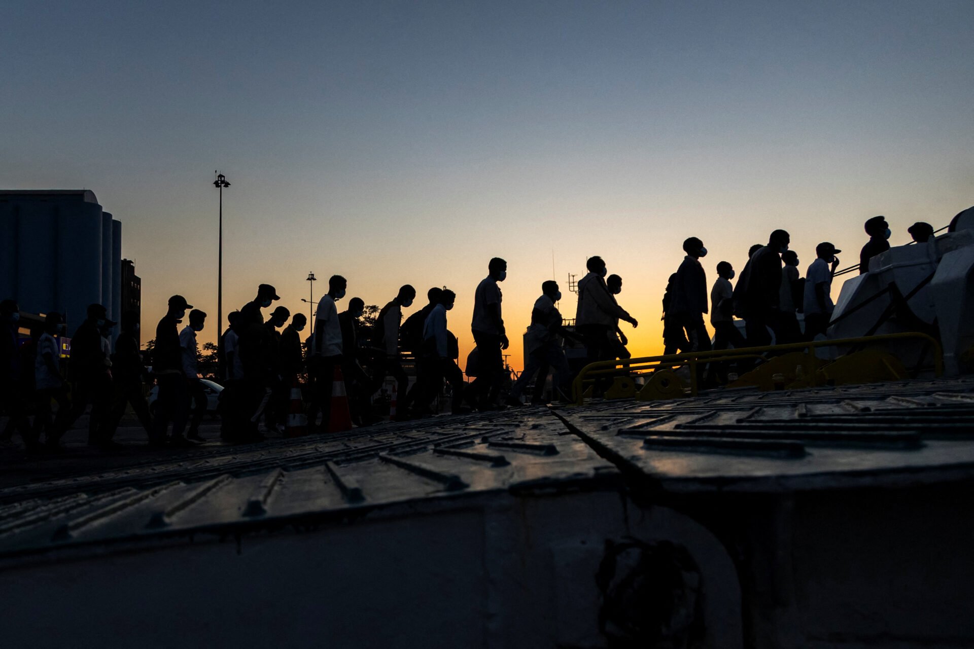 Μεταναστευτικό: Τι θα αποκαλύπτει ο καρπός του χεριού – Οι τρεις ...
