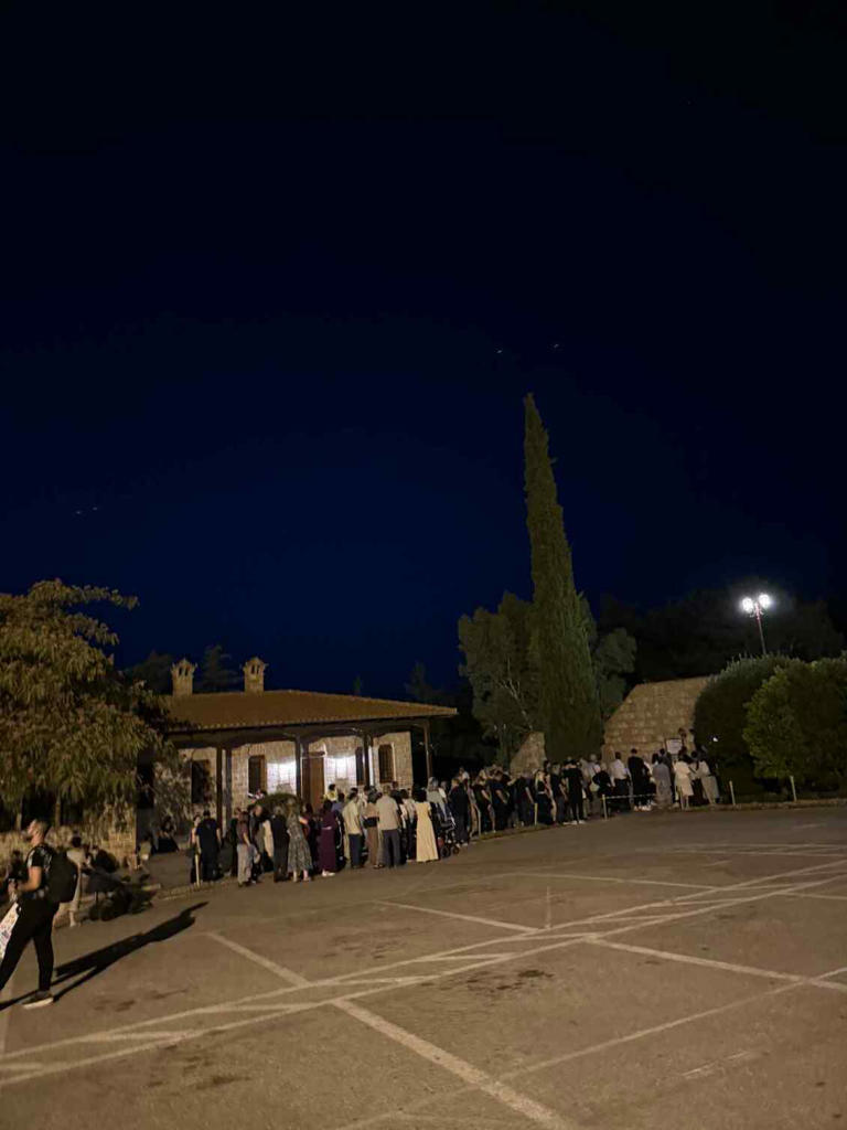 Άγιος Παΐσιος: Χιλιάδες πιστοί στον τάφο του στη Σουρωτή Θεσσαλονίκης ...