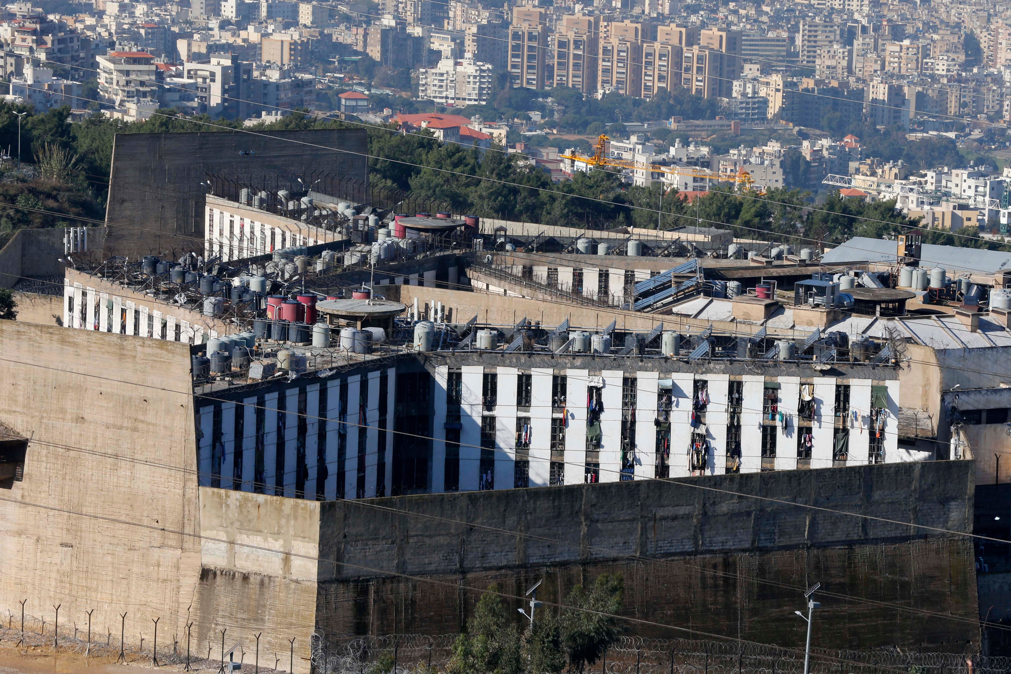 Lebanon seeks deal to send overcrowded prison inmates to Syria