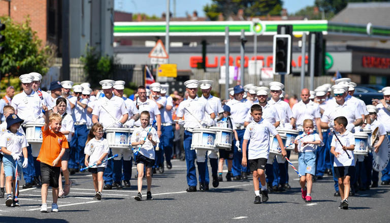Twelfth in Glengormley: Video and 22 sun-soaked photos from the East ...