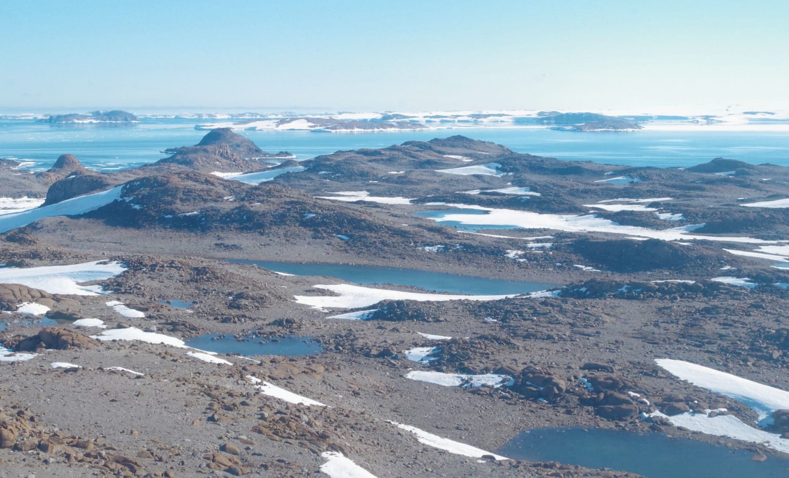 Scientists Uncover Hidden Ancient River Landscapes Beneath Antarctica