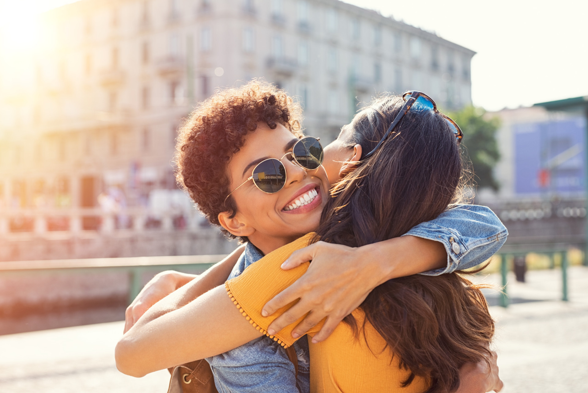 Diferentes formas de dar "oi" ao redor do mundo