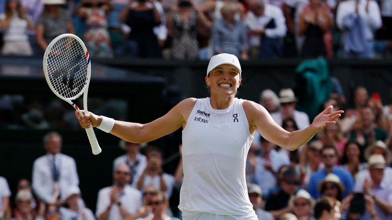 Iga Swiatek hammers helpless Amanda Anisimova to win maiden Wimbledon title