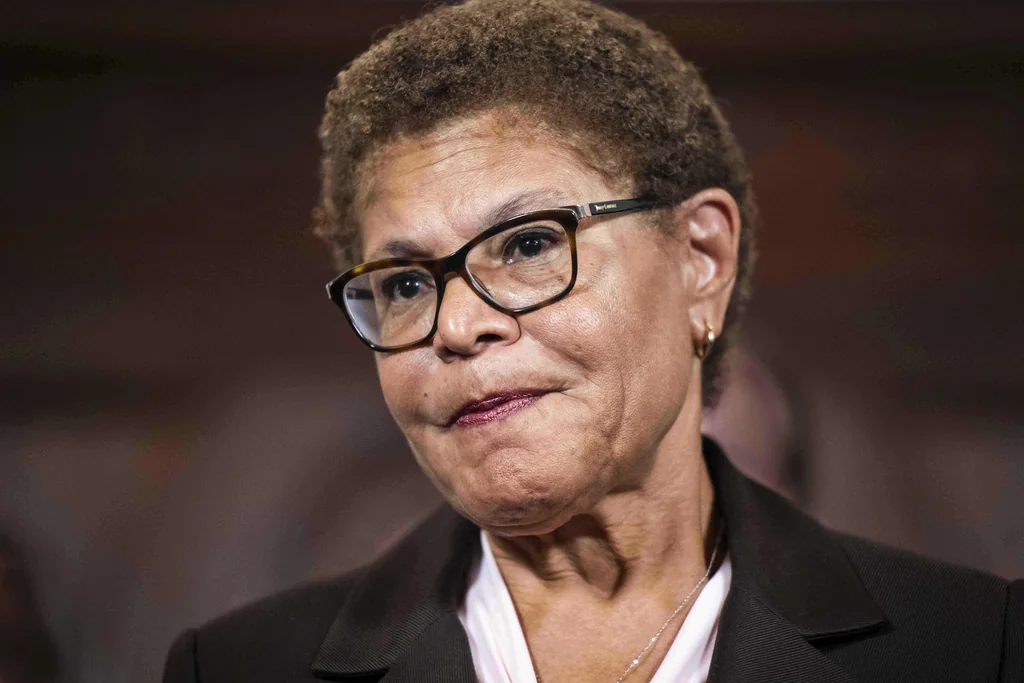 Los Angeles to give out money to people ‘affected’ by Trump’s ...