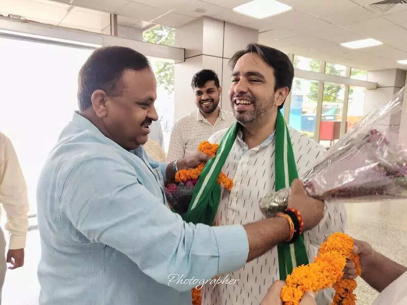 Jayant Chaudhary visits eastern UP to revive RLD’s roots