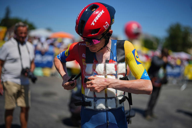 Tour de France 2025 live: Stage 8 result and reaction as Jonathan Milan ...