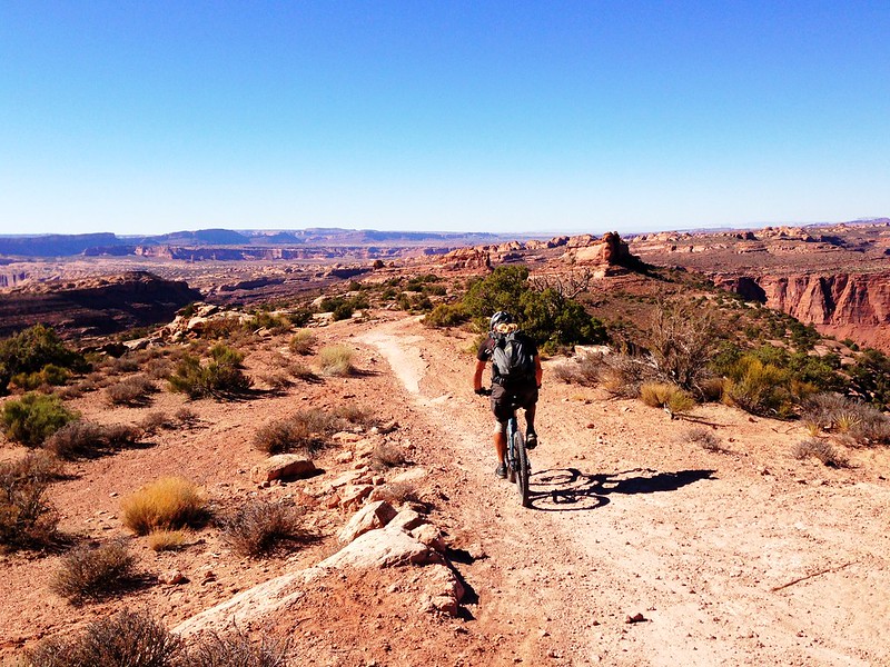 17 Epic Mountain Biking Trails in Moab’s Red Rocks