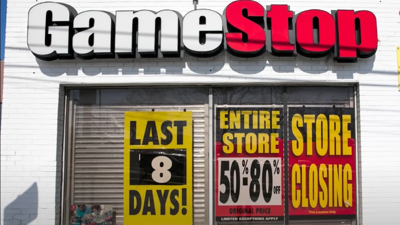 15 Big Retail Chains Closing Down Stores Right Now