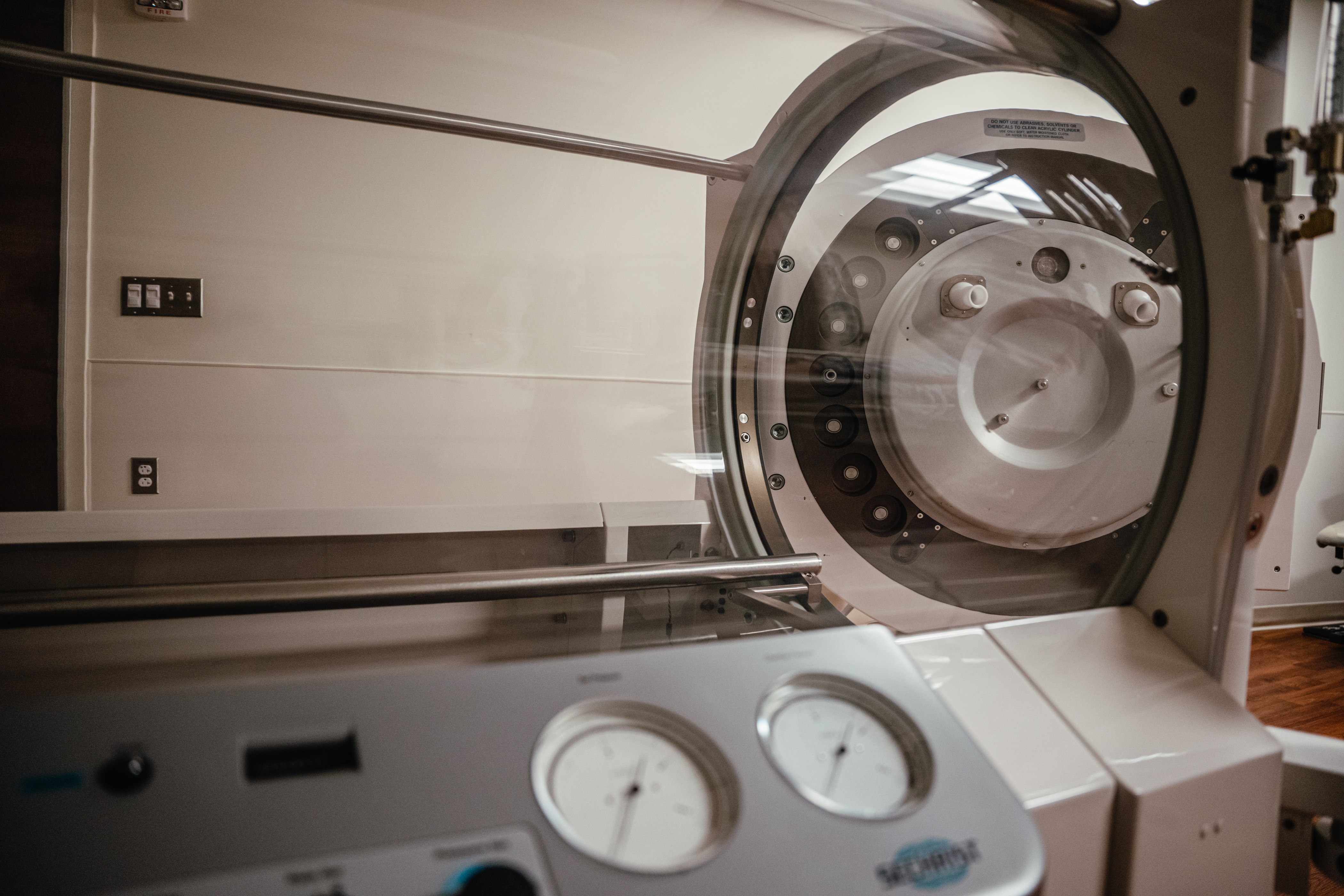 Man dies after flash fire in hyperbaric chamber in Arizona, authorities say