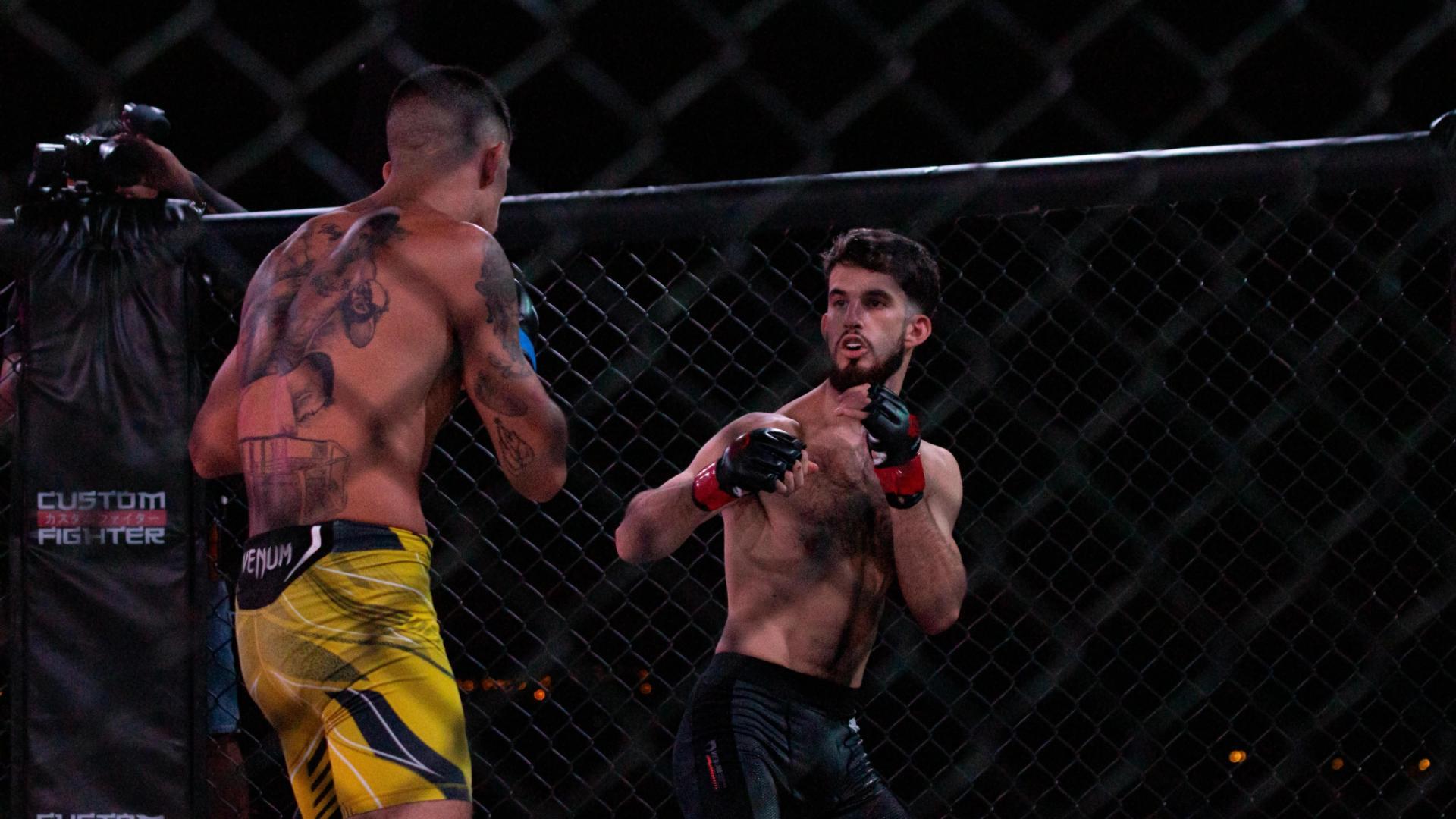 El luchador Javi Cabrera se corona en la noche de MMA del Hipódromo