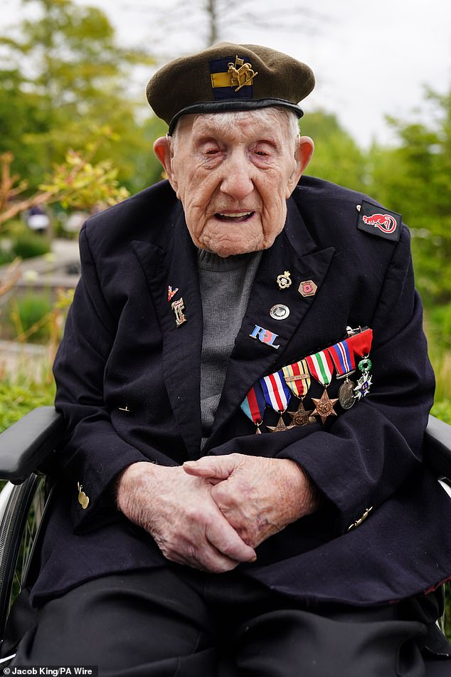 Britain's oldest WW2 veteran dies aged 110: Donald Rose survived D-Day ...