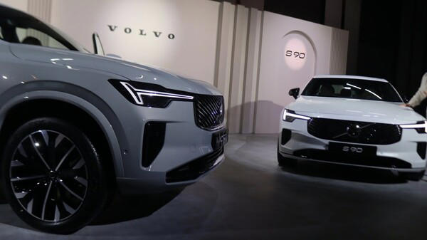 6년 만에 돌아온 볼보 XC90… 에어 서스펜션 기본 장착, GV80과 정면승부